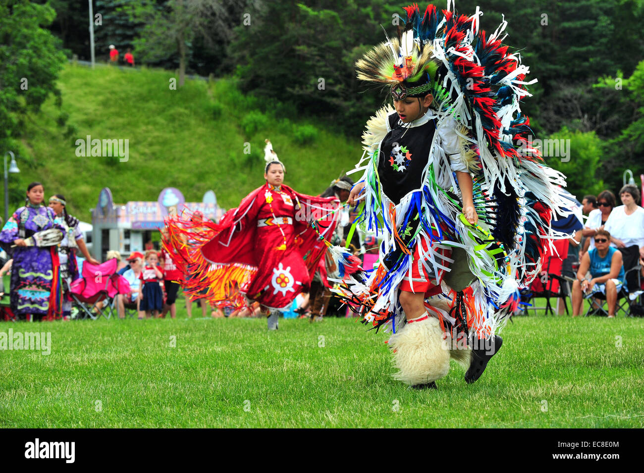 Native canadian boy dances hi-res stock photography and images - Alamy
