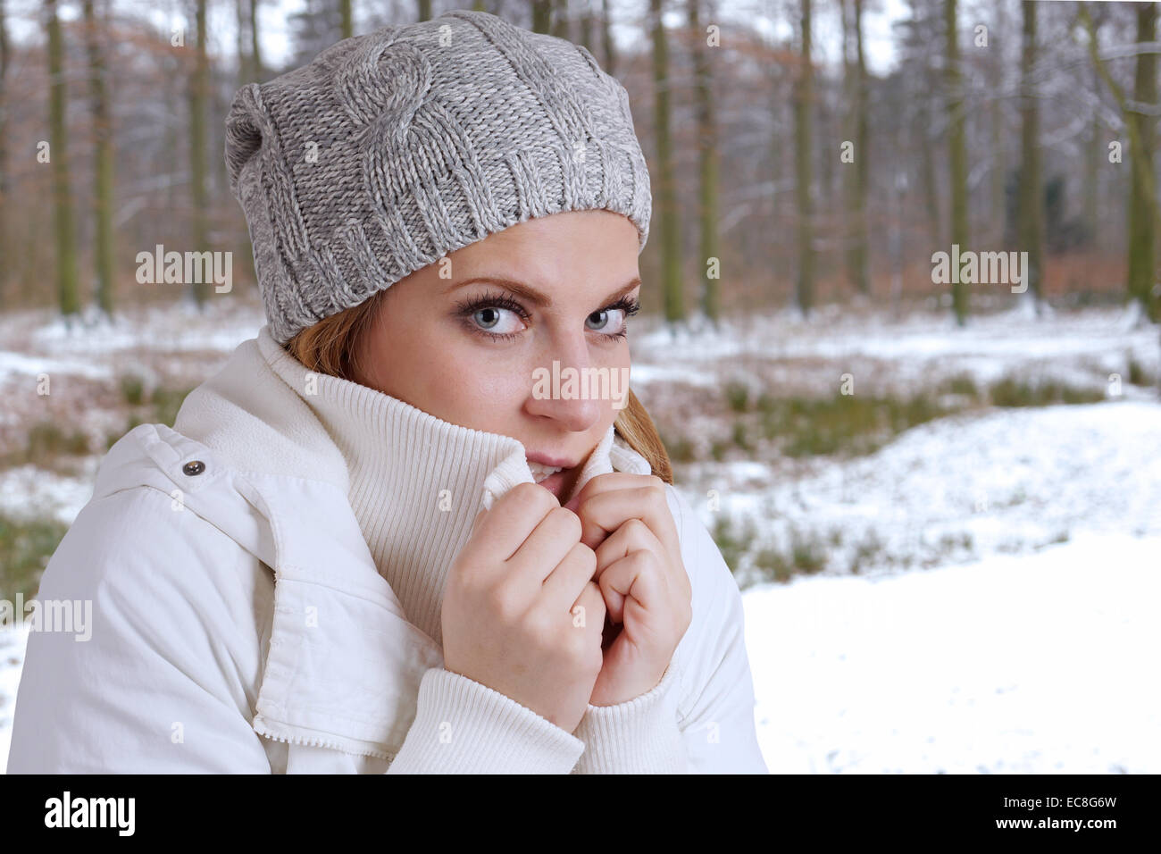 Woman cold shivering snow hi-res stock photography and images - Alamy