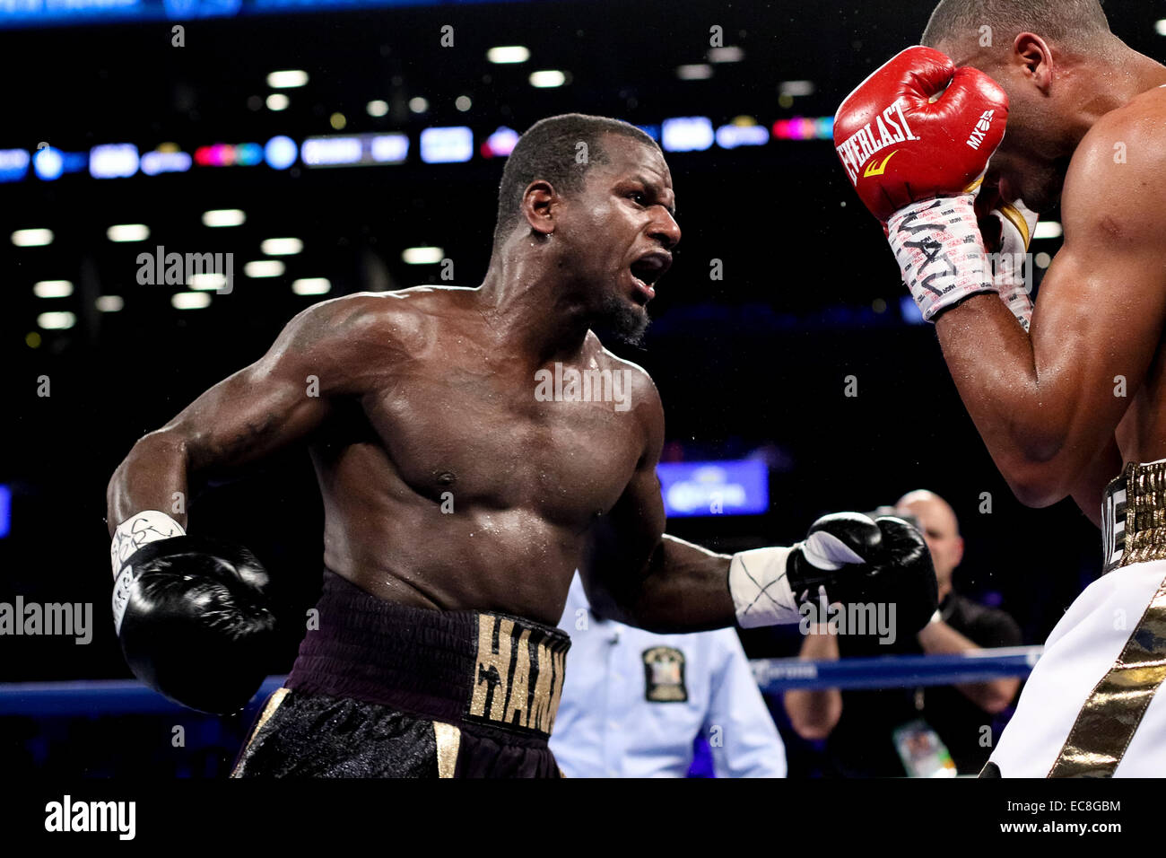 Brooklyn, New York, USA. 6th Dec, 2014. THOMAS DULORME (white & gold trunks) and HANK LUNDY ...