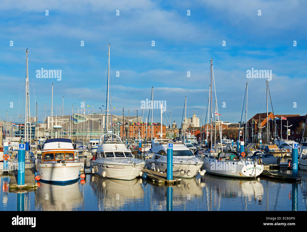 Boats hull marina humberside east yorkshire hi-res stock photography ...
