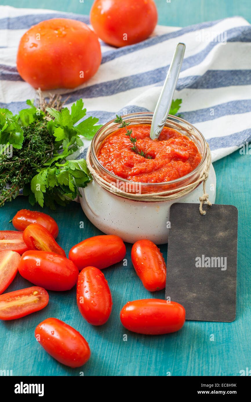 Tomato sauce ingredient label hi-res stock photography and images - Alamy