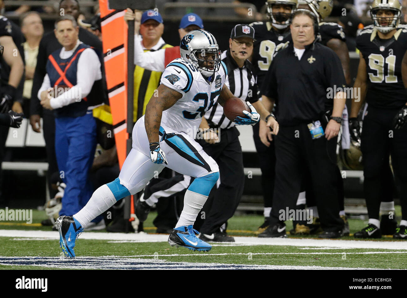 Carolina panthers fullback mike tolbert hi-res stock photography and ...