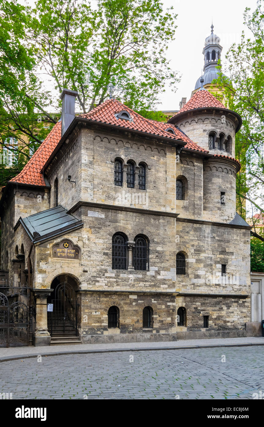 Antique jewish synagogue hi-res stock photography and images - Alamy