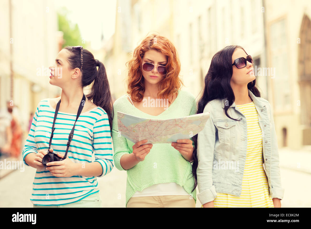 Teenagers map hi-res stock photography and images - Alamy