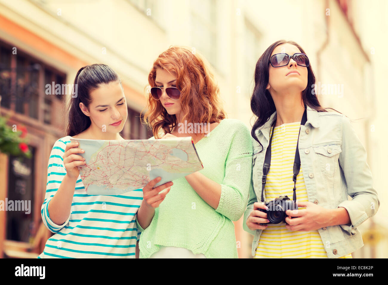 Teenagers map hi-res stock photography and images - Alamy