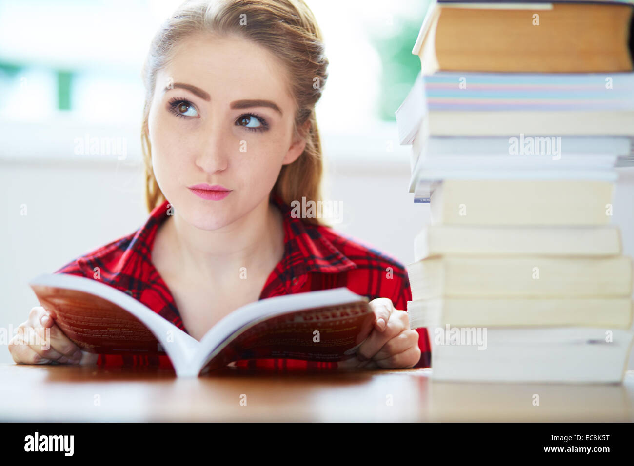 Revision Books Stock Photos & Revision Books Stock Images - Alamy