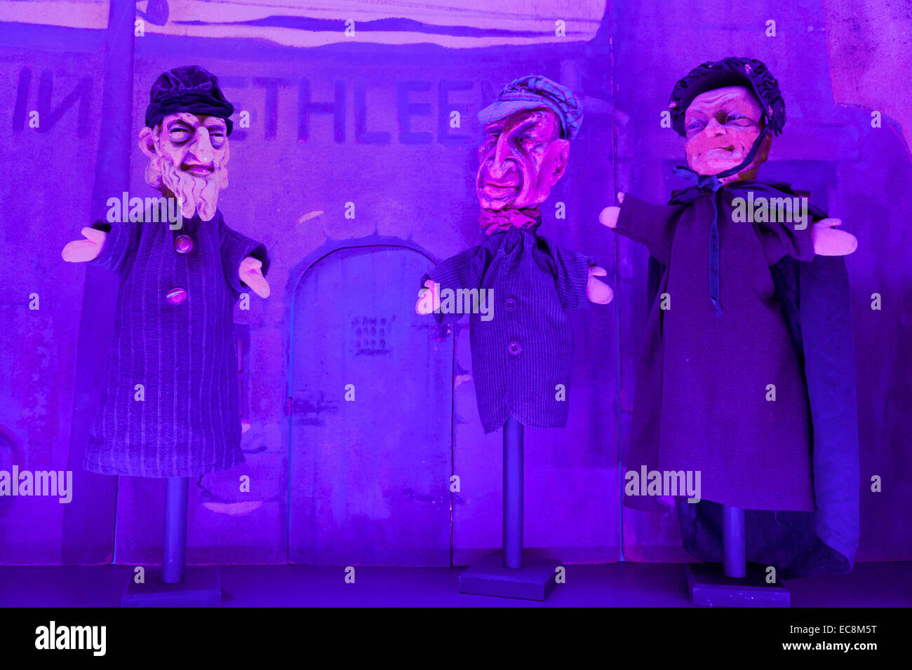 Old wooden puppets hi-res stock photography and images - Alamy