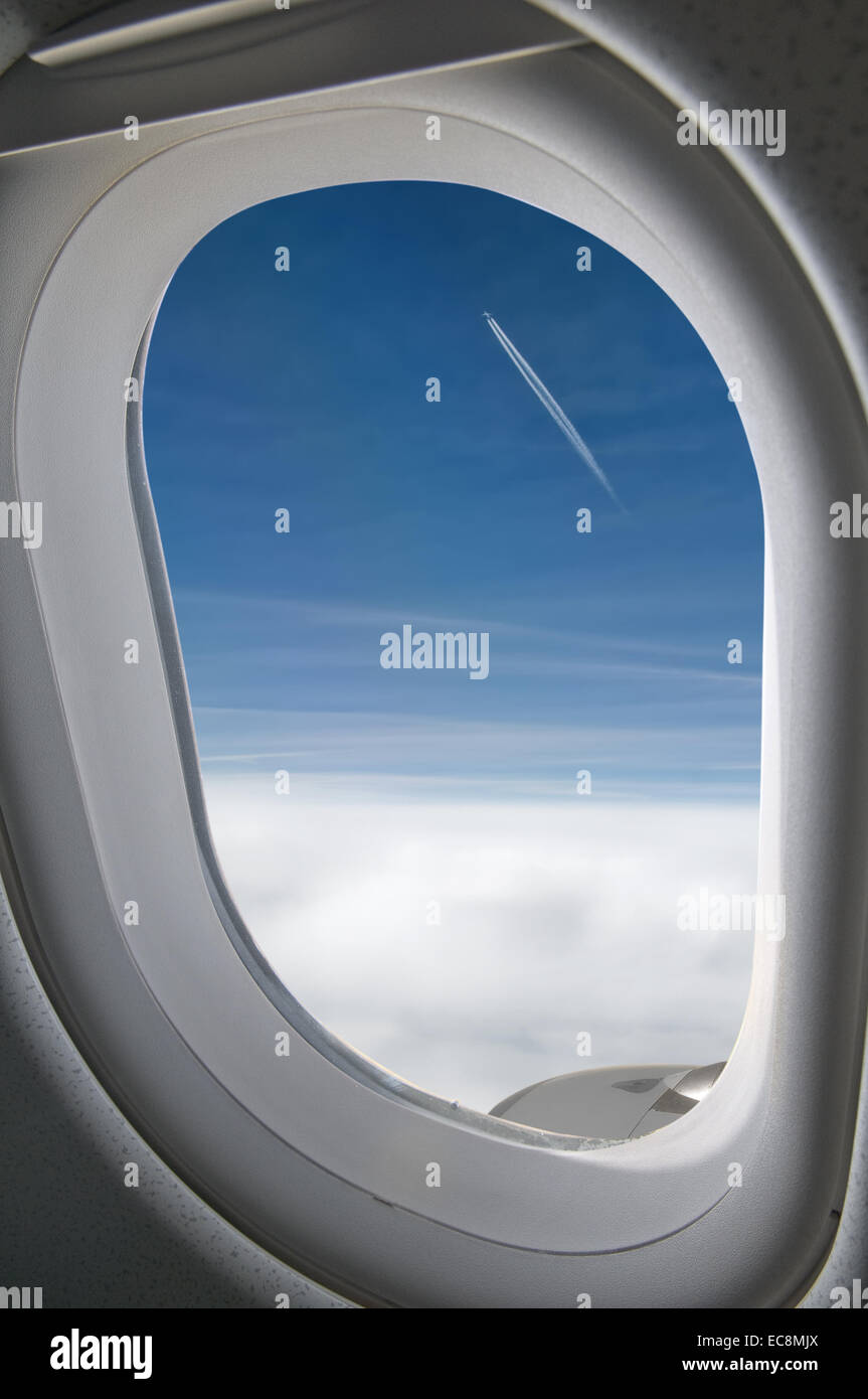 seeing a flying a big jet plane trough a big jet plane window Stock ...