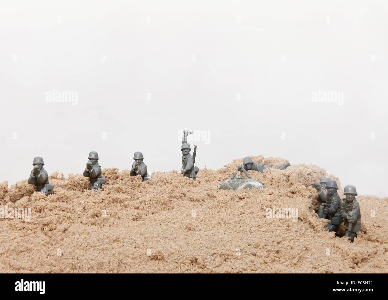 Soldiers in battlefield Stock Photo - Alamy