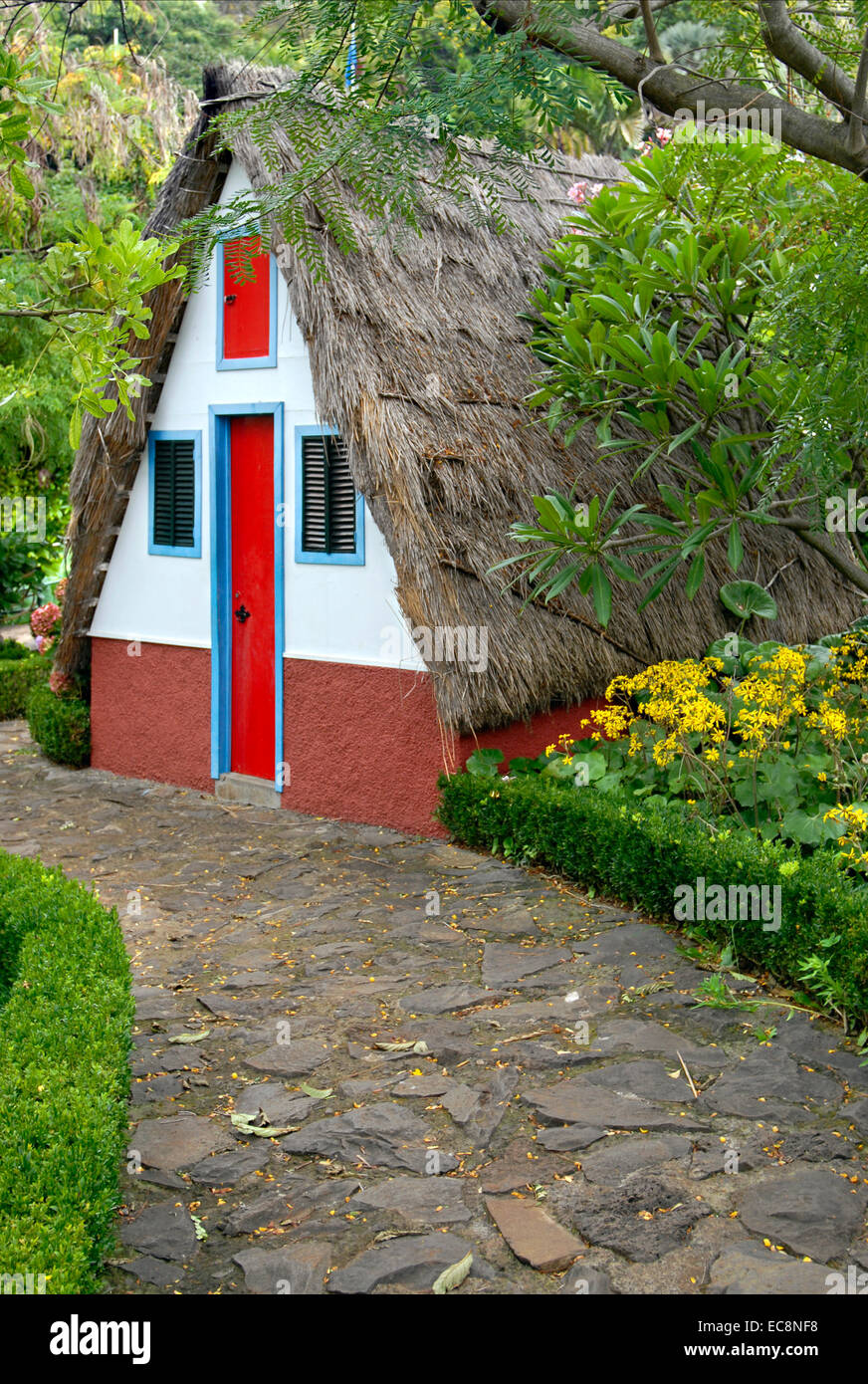 Traditional Madeira house at the Botanical Garden of Funchal, Madeira ...