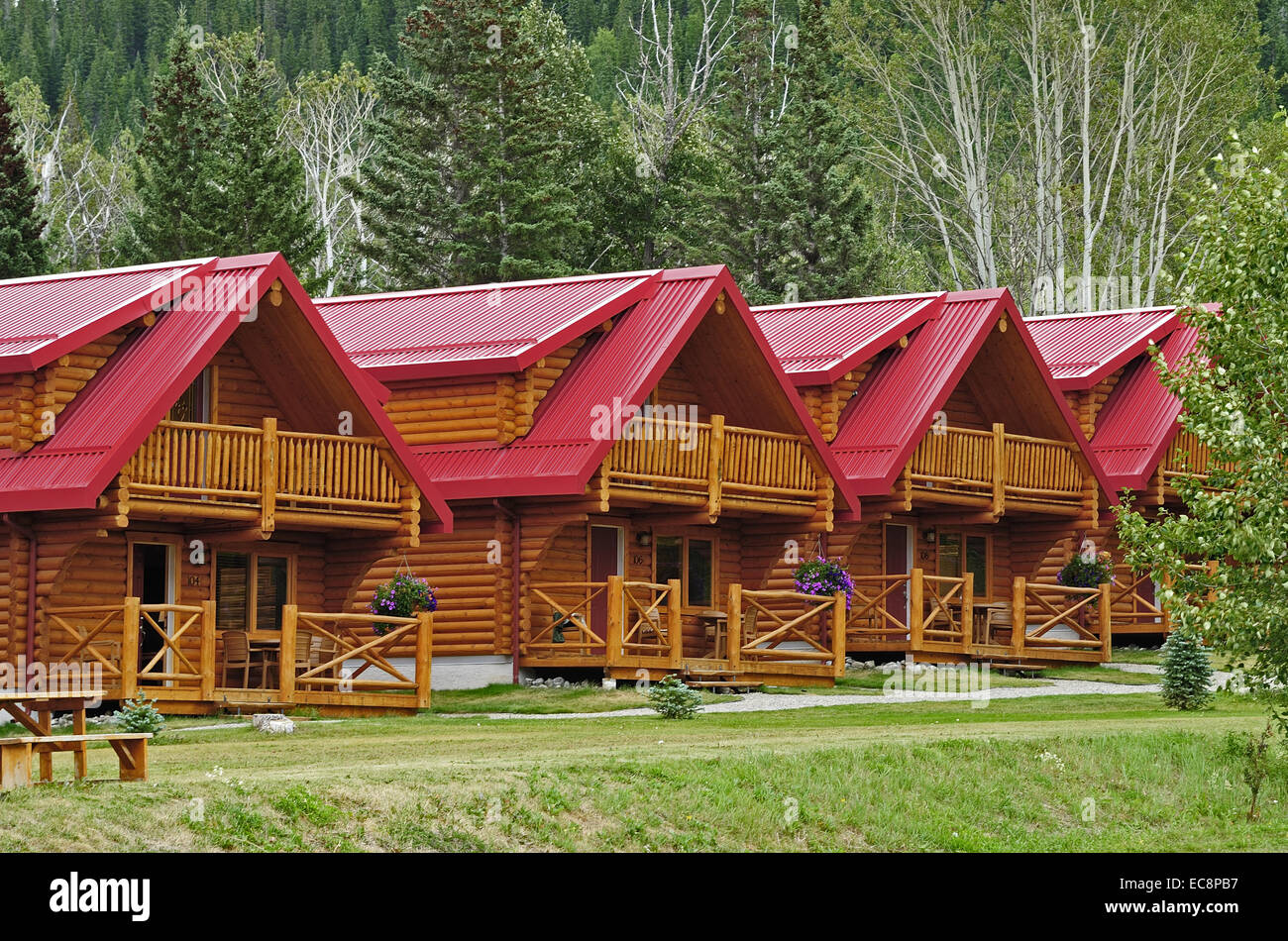 Log cabins hi-res stock photography and images - Alamy