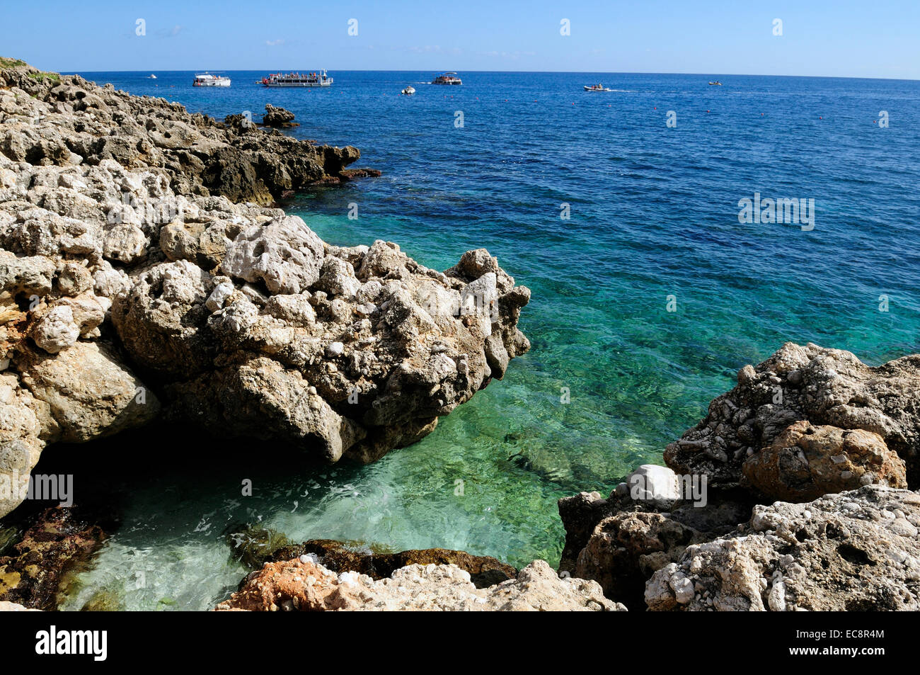 Isolated cove beach at Riserva Naturale dello Zingaro [ Zingaro nature ...
