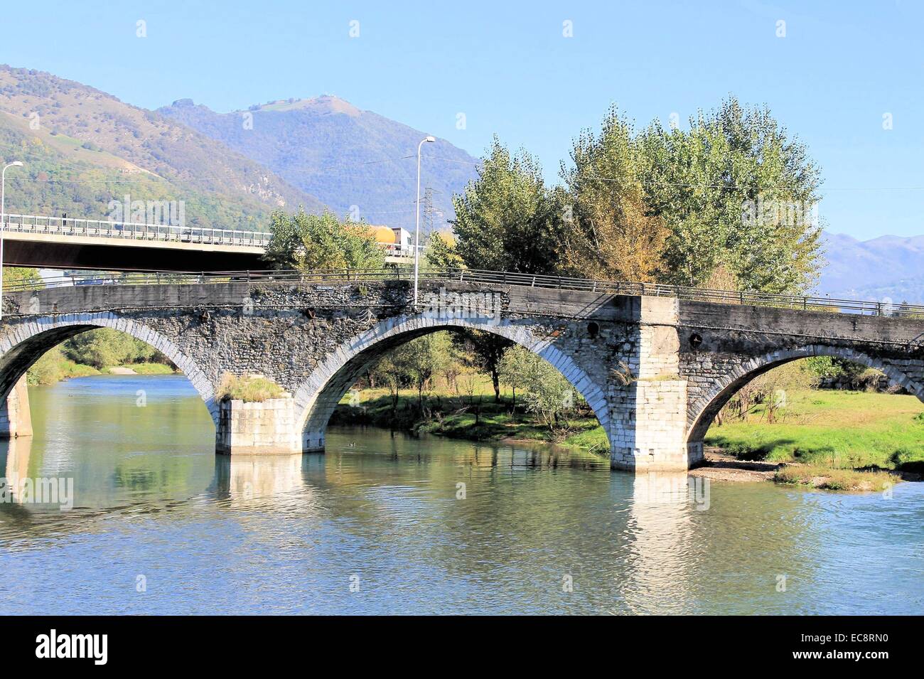 stone bridge in Italy Stock Photo - Alamy