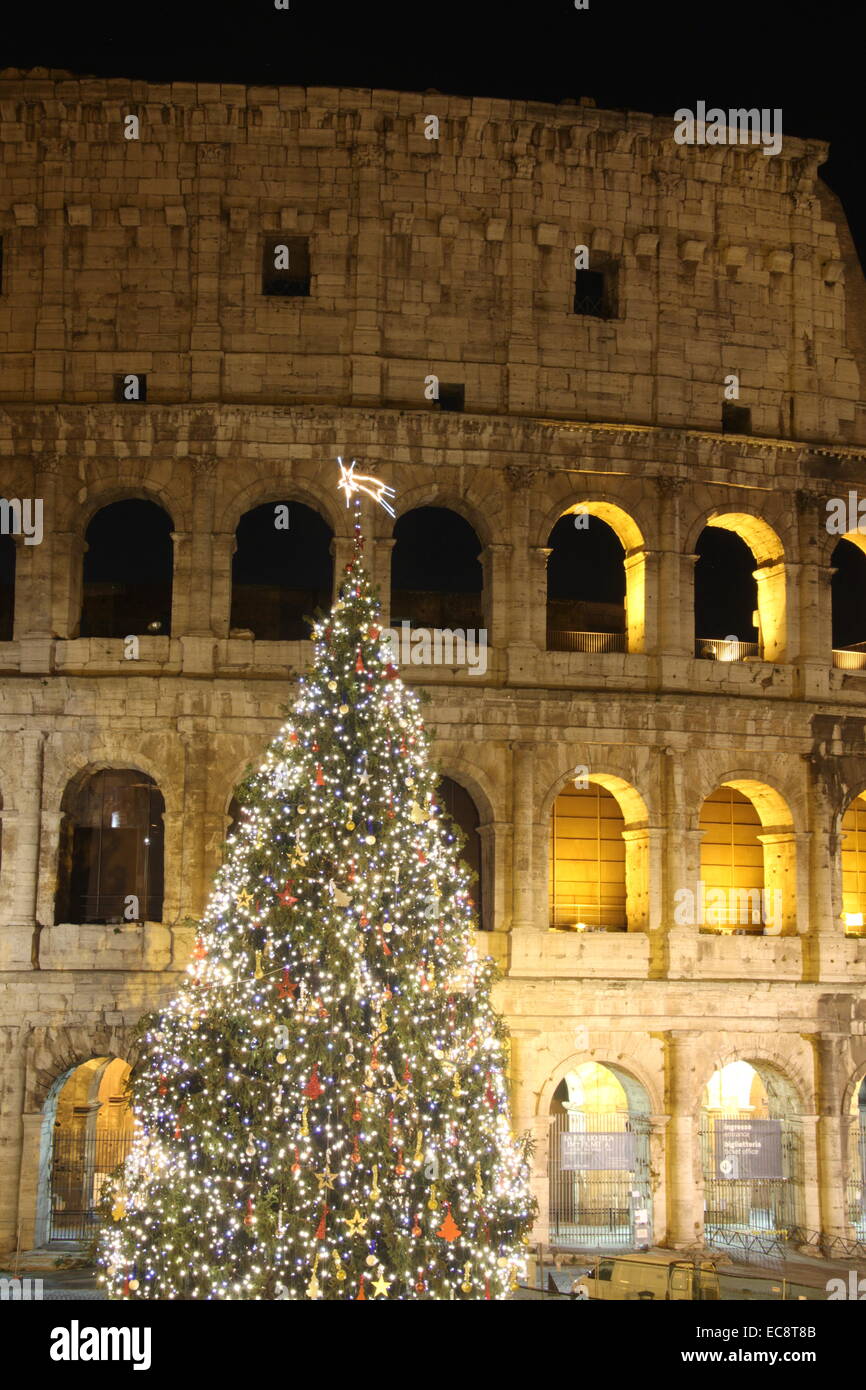 Colosseum night light trail in rome hi-res stock photography and images ...
