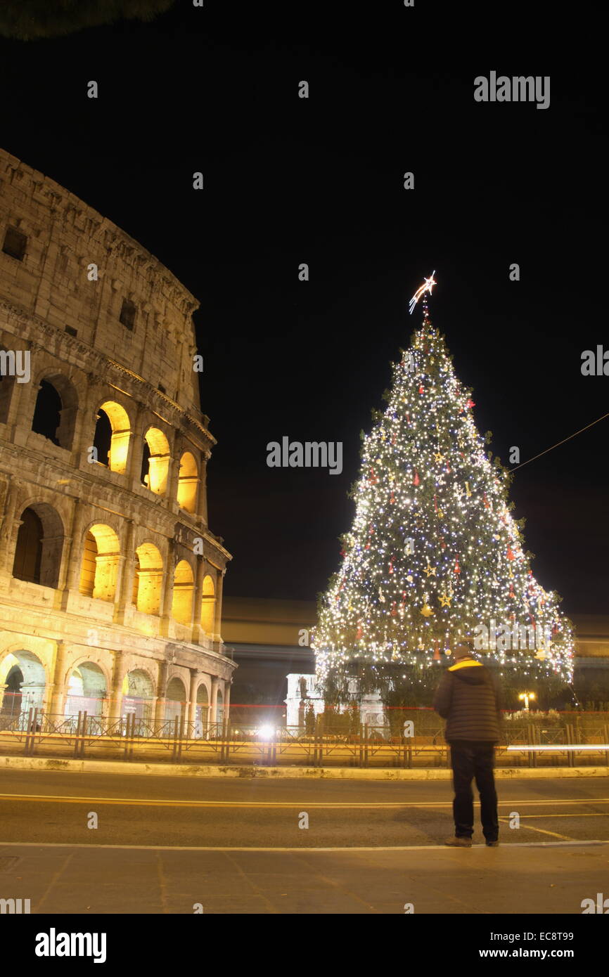 Colosseum night light trail in rome hi-res stock photography and images ...