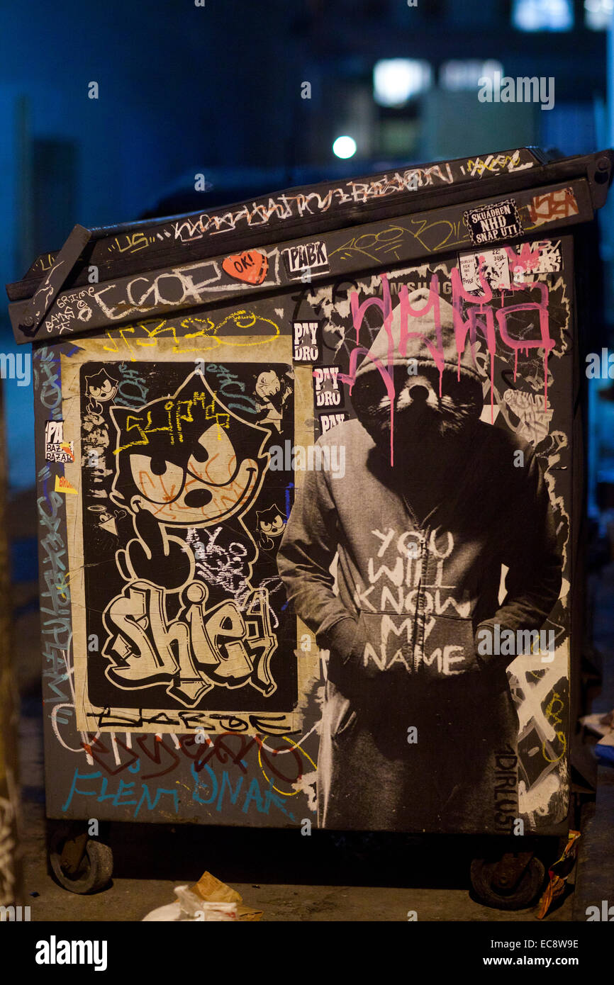 Dumpster art hi-res stock photography and images - Alamy