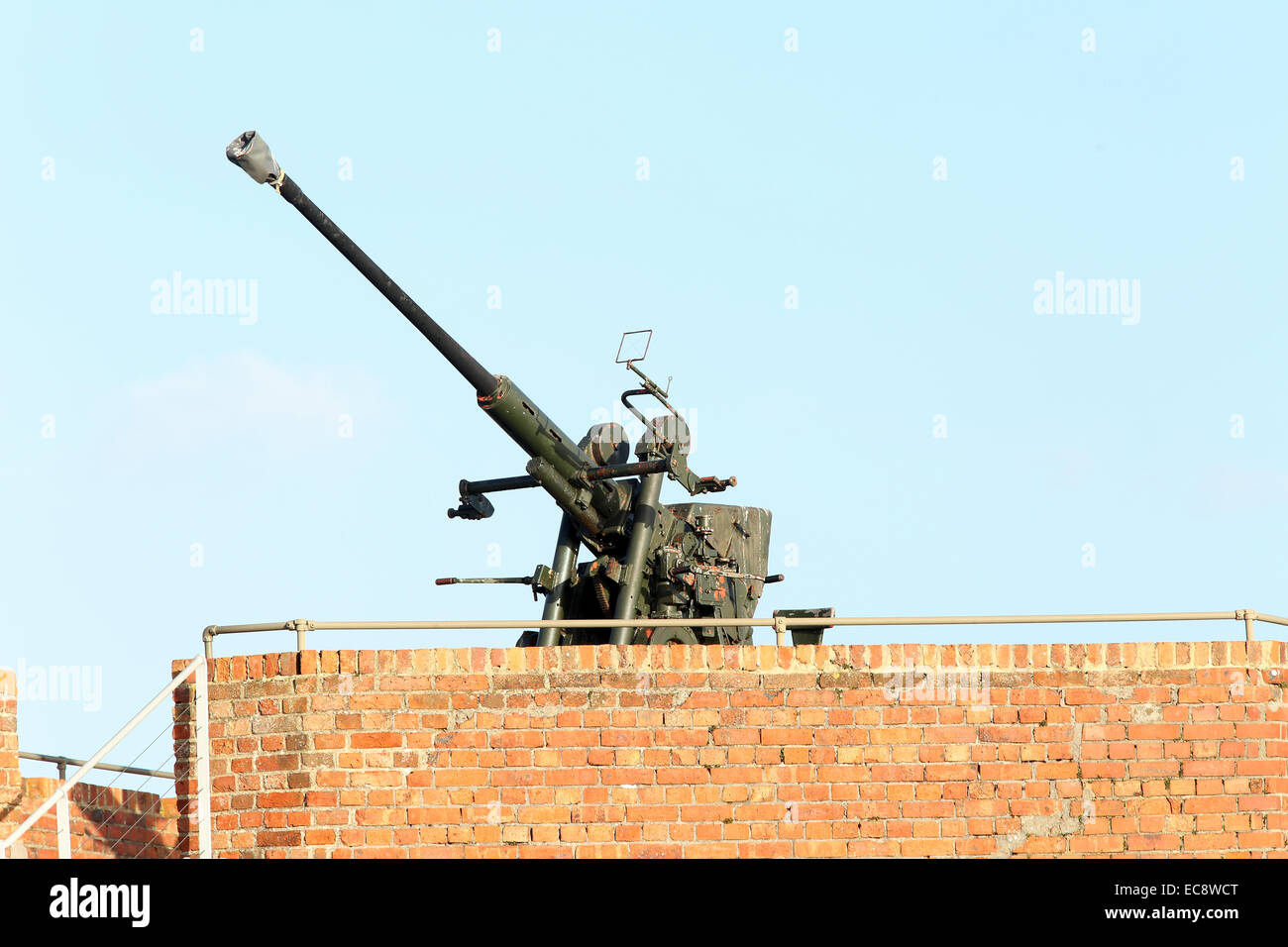 Ww2 anti aircraft gun hi-res stock photography and images - Alamy