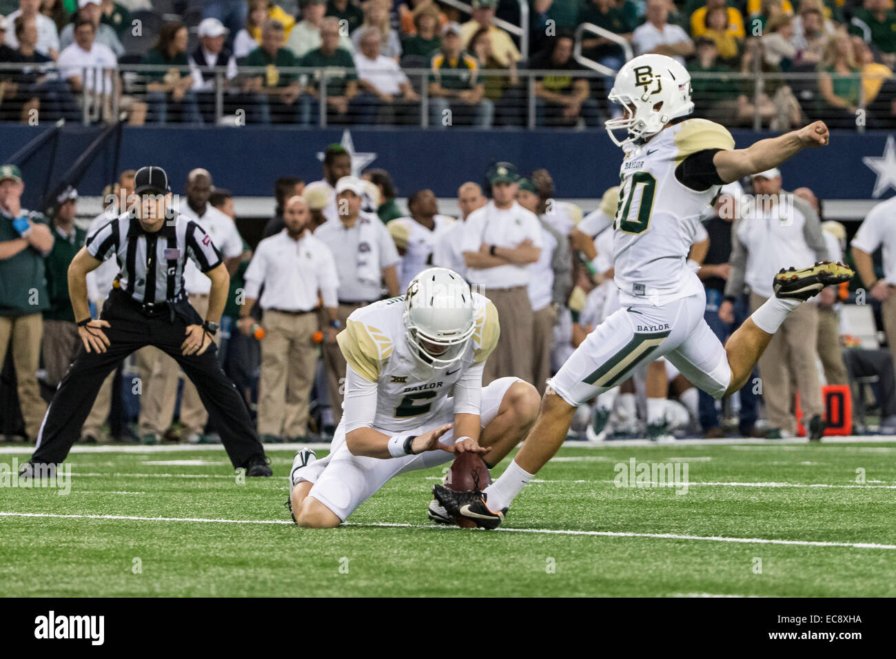 November 29, 2104: Baylor Bears place kicker Chris Callahan (40) kicks ...