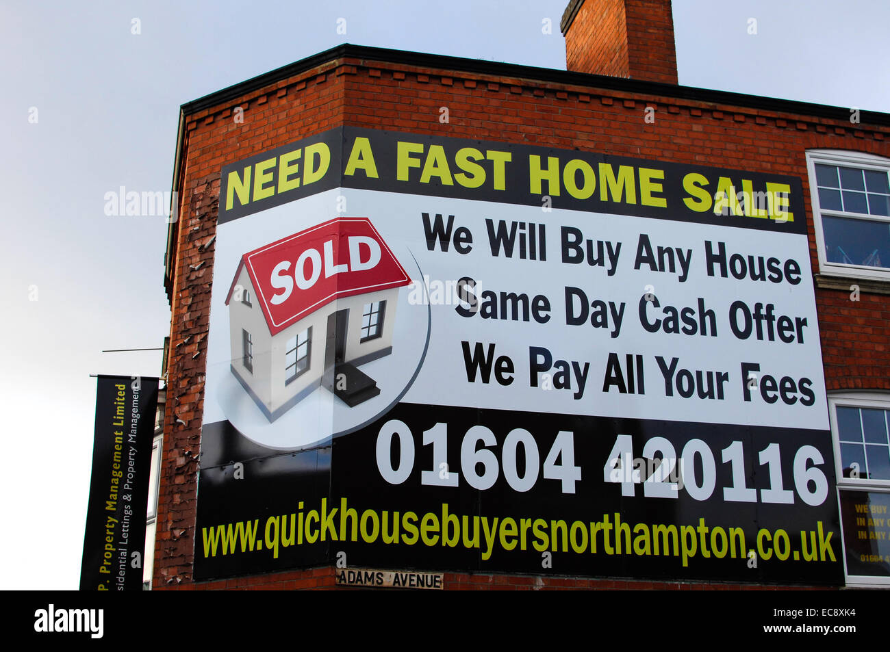 Estate agent sign Stock Photo - Alamy