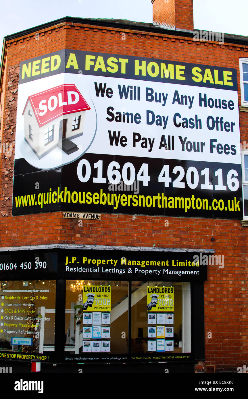 Estate agent sign Stock Photo - Alamy