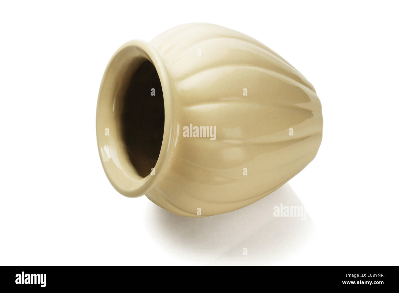 Ceramic flower vase hi-res stock photography and images - Alamy