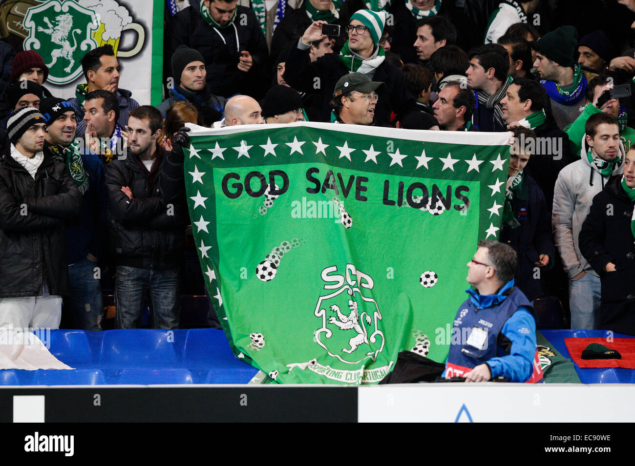 Sporting lisbon fans hi-res stock photography and images - Alamy