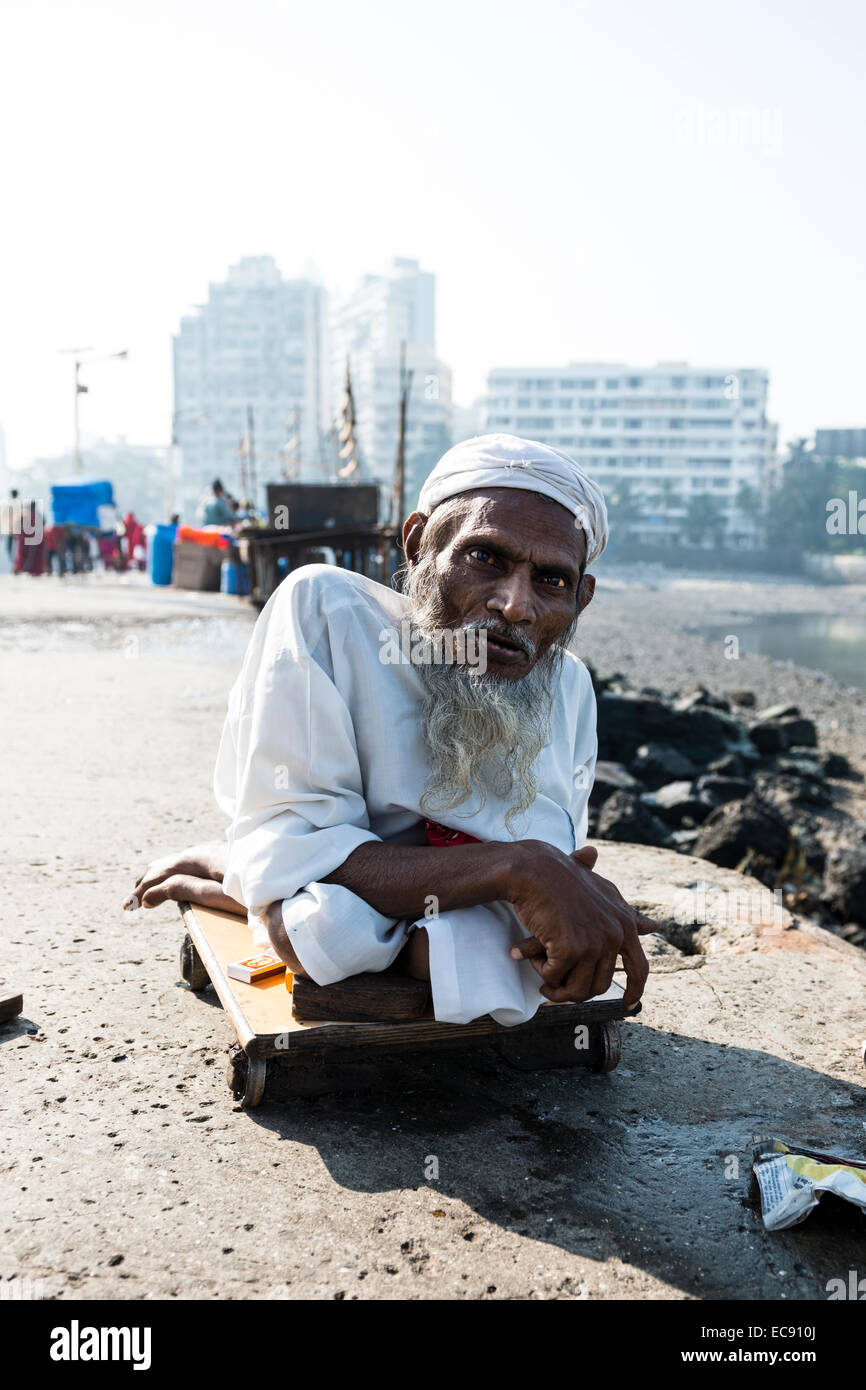 Man handicapped india hi-res stock photography and images - Alamy