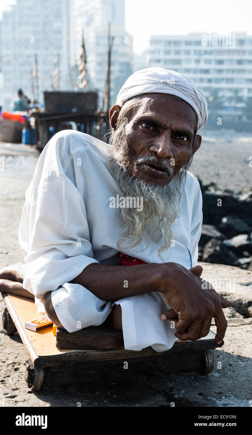 Legless man hi-res stock photography and images - Alamy