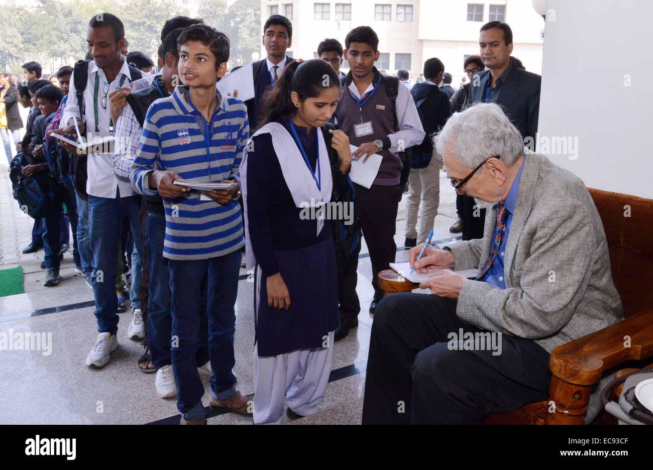 Nobel laureate awardee, Robert Curl gives autographs during the 7th ...