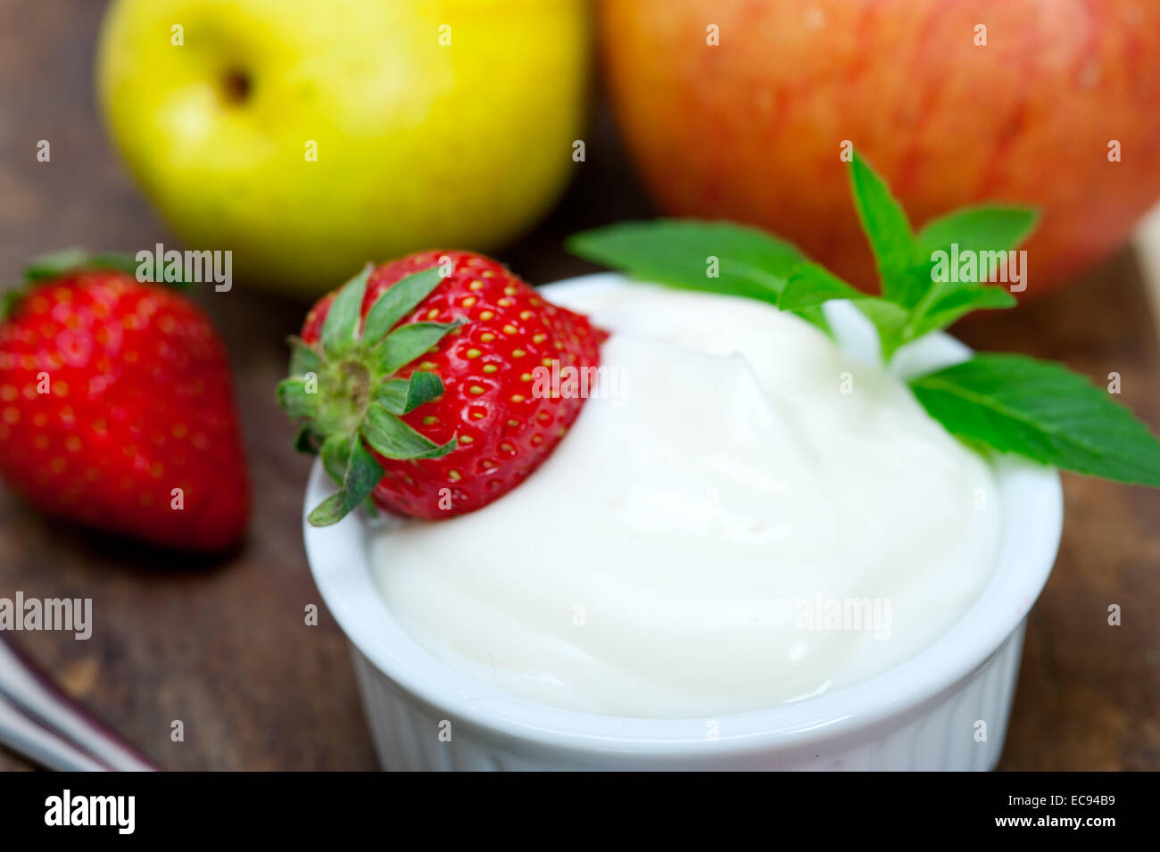 Fresh fruits mixed yogurt hi-res stock photography and images - Alamy
