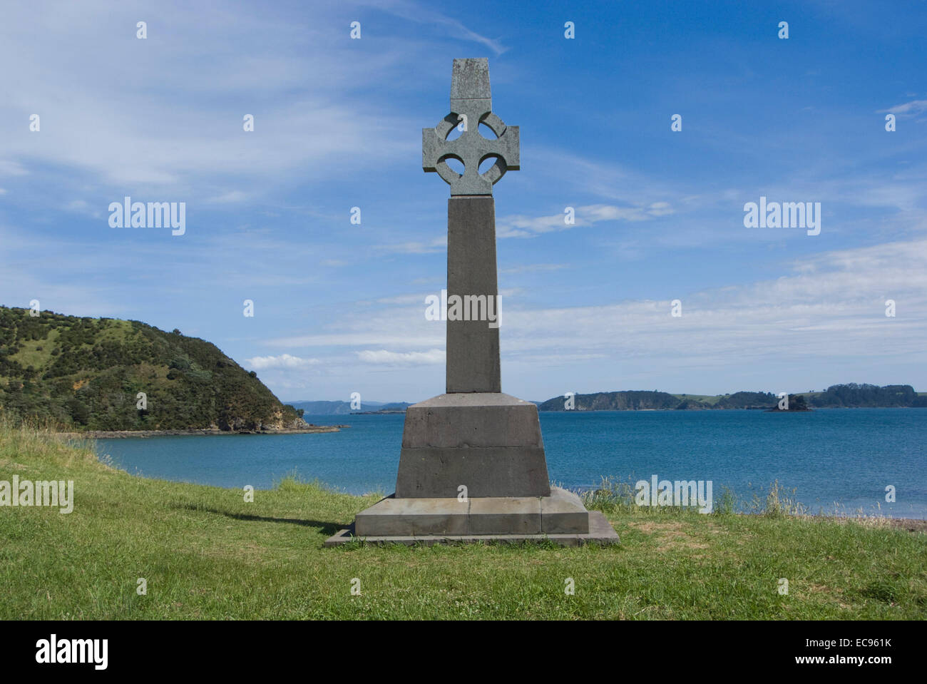 Marsden Cross commemorating the first Christian sermon in New Zealand ...