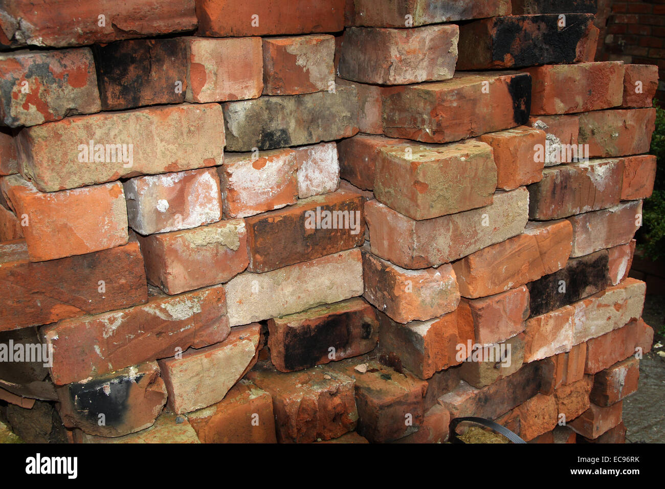 Pile of old bricks hi-res stock photography and images - Alamy
