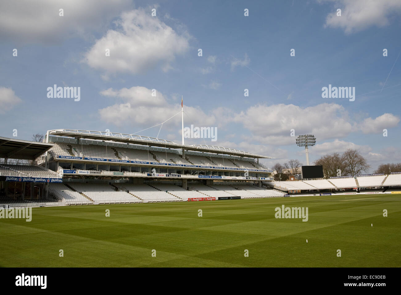 Lords cricket ground mcc hi-res stock photography and images - Alamy