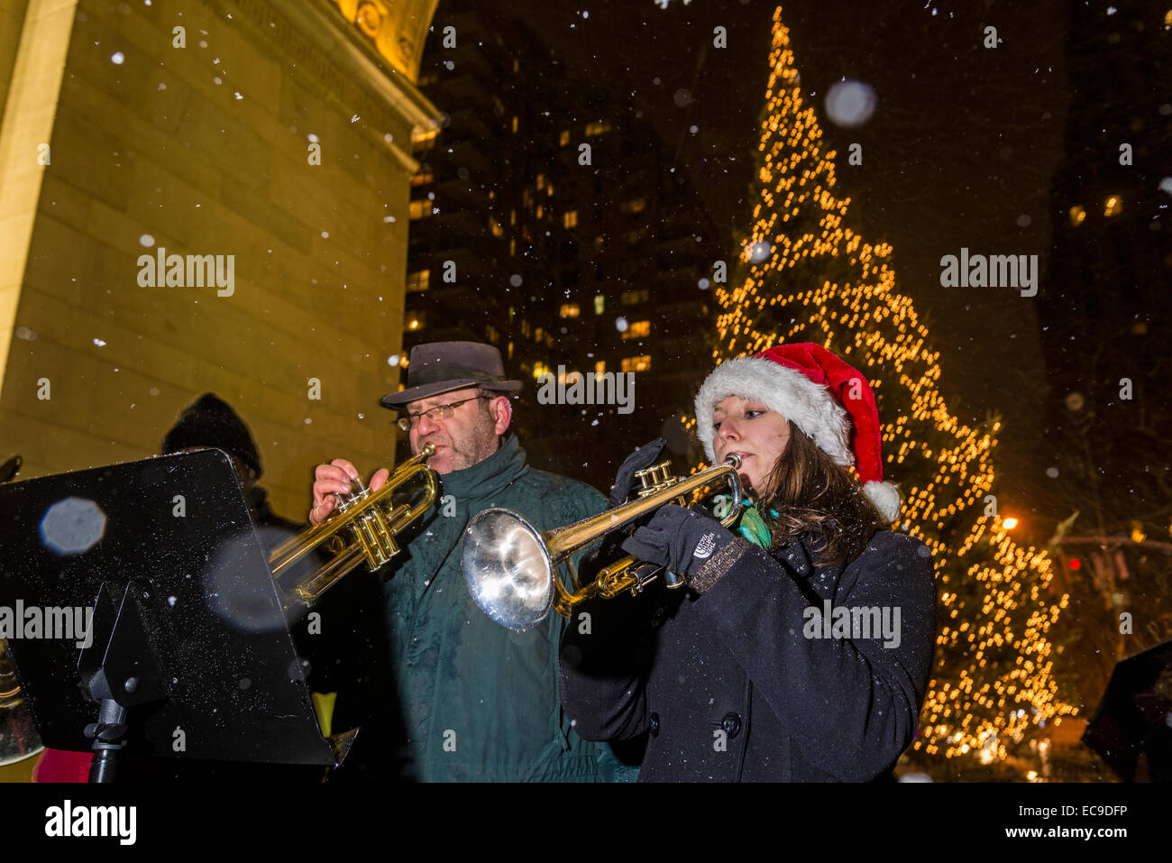 Washington Square Christmas Tree Lighting Stock Photo - Alamy
