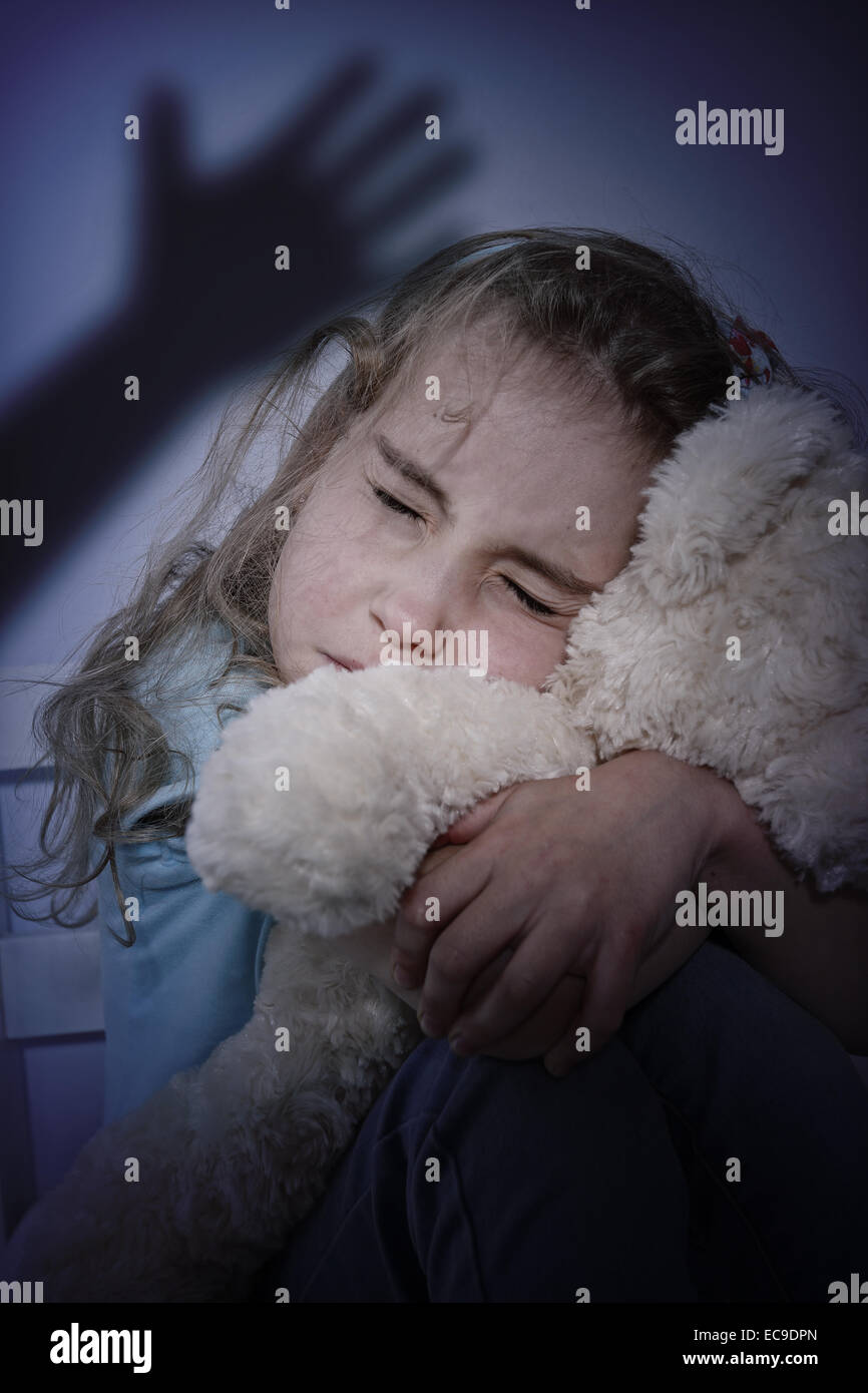 domestic violence - battered child Stock Photo - Alamy