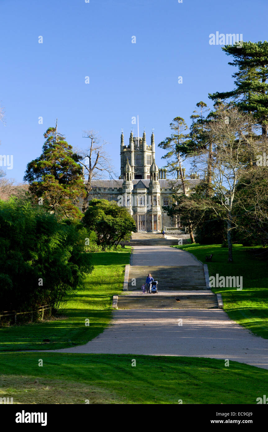 Gothic manor house hi-res stock photography and images - Alamy
