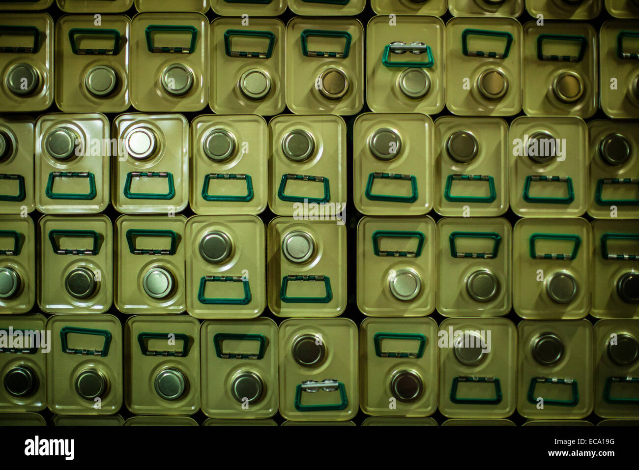 Oil cans hi-res stock photography and images - Alamy