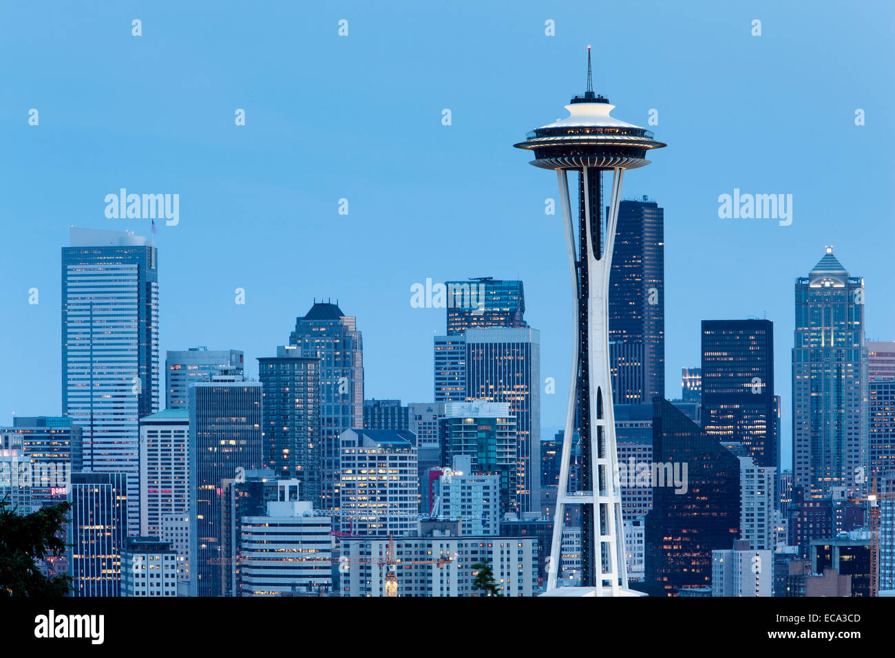 Building of the space needle hi-res stock photography and images - Alamy