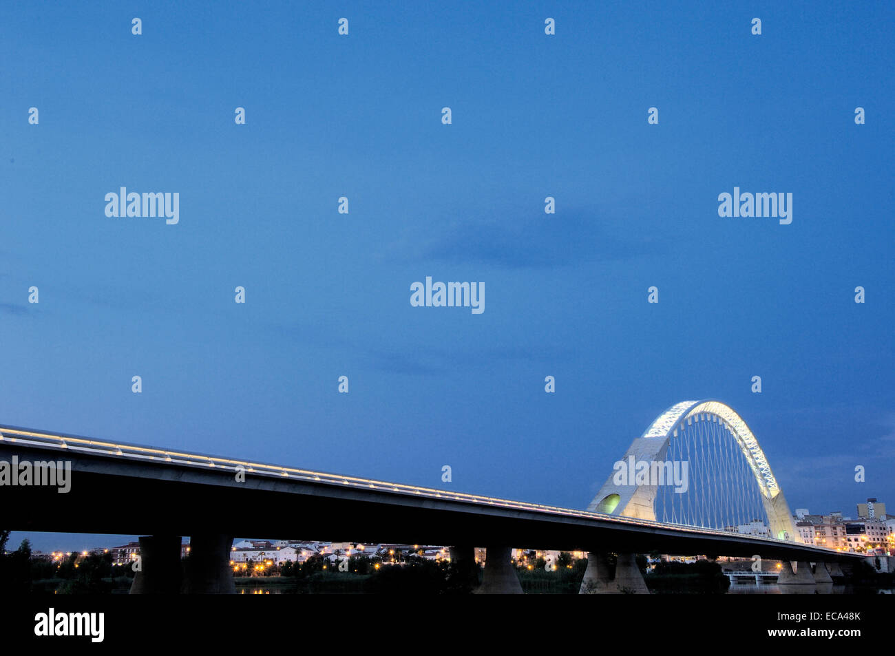 Lusitania Bridge over Guadiana River, night shot, Mérida, Badajoz ...