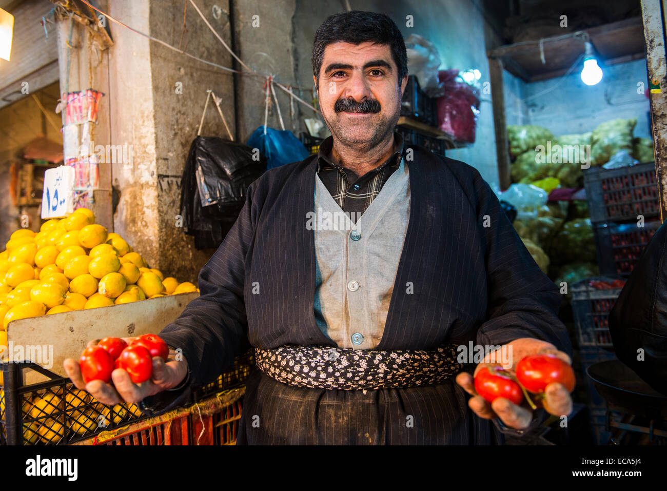 Vendor selling tomatoes in the bazaar of Sulaymaniyah, Sulaymaniyah ...