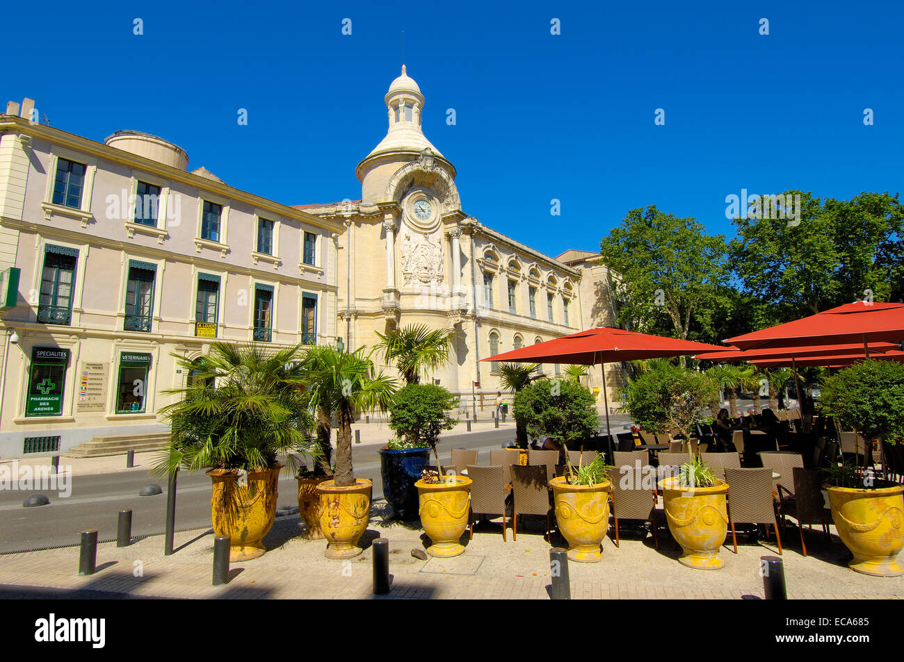 Gard bouches du rhone hi-res stock photography and images - Alamy