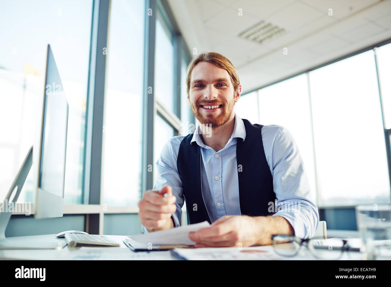 Manager working in office hi-res stock photography and images - Alamy