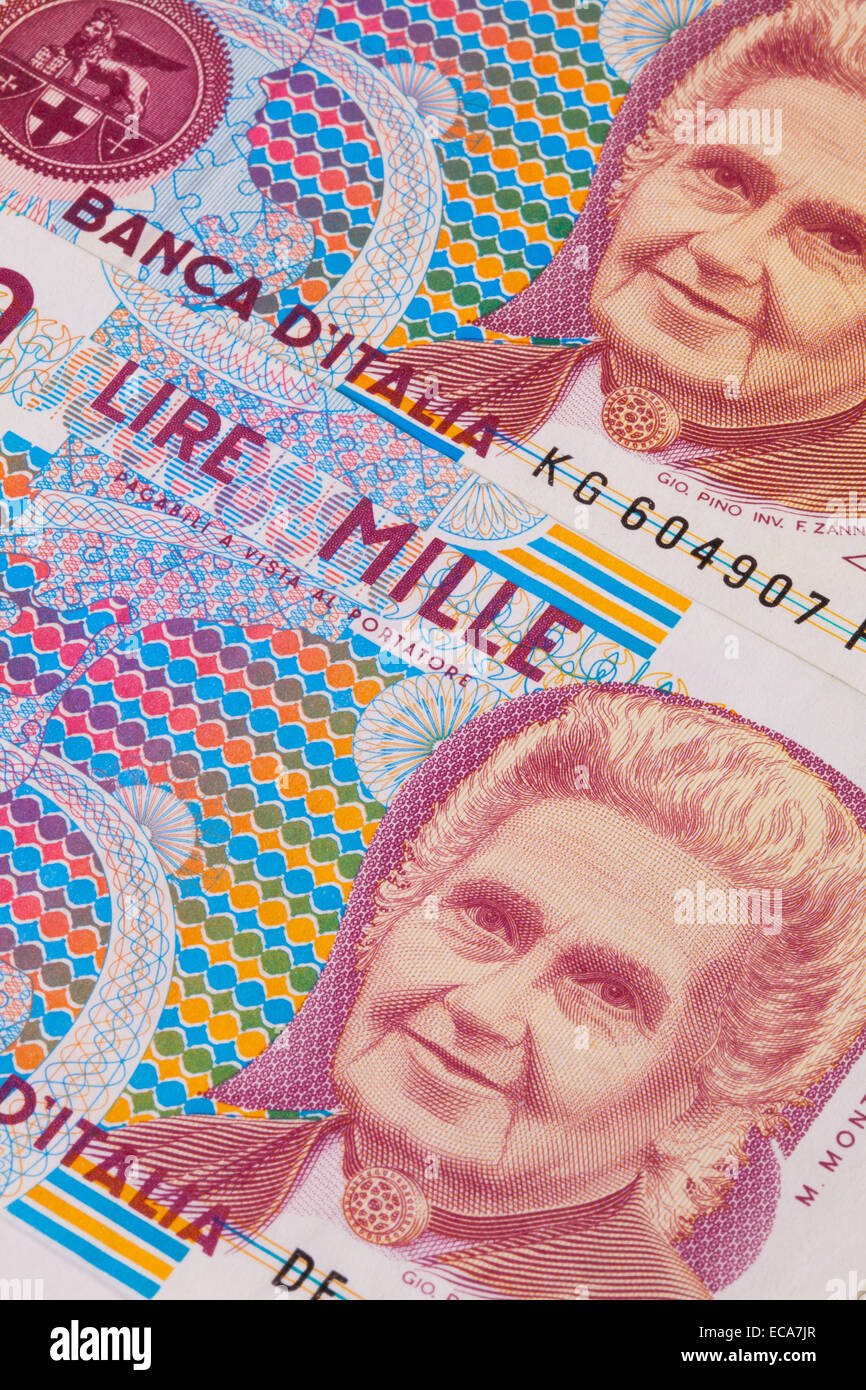 Different old banknotes from Italy on the table Stock Photo - Alamy