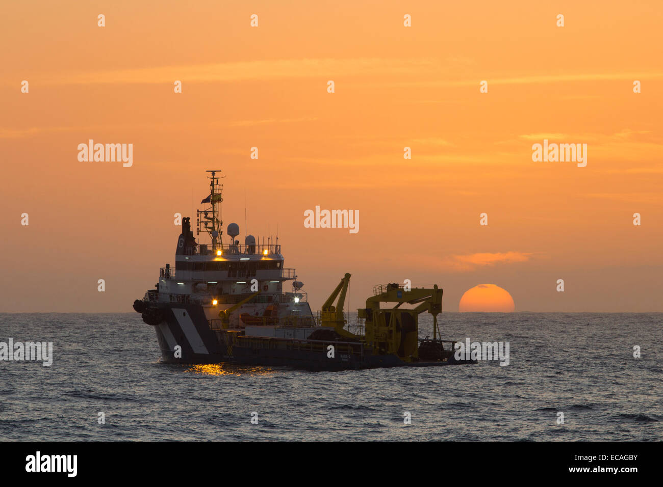 Tug tug hi-res stock photography and images - Alamy