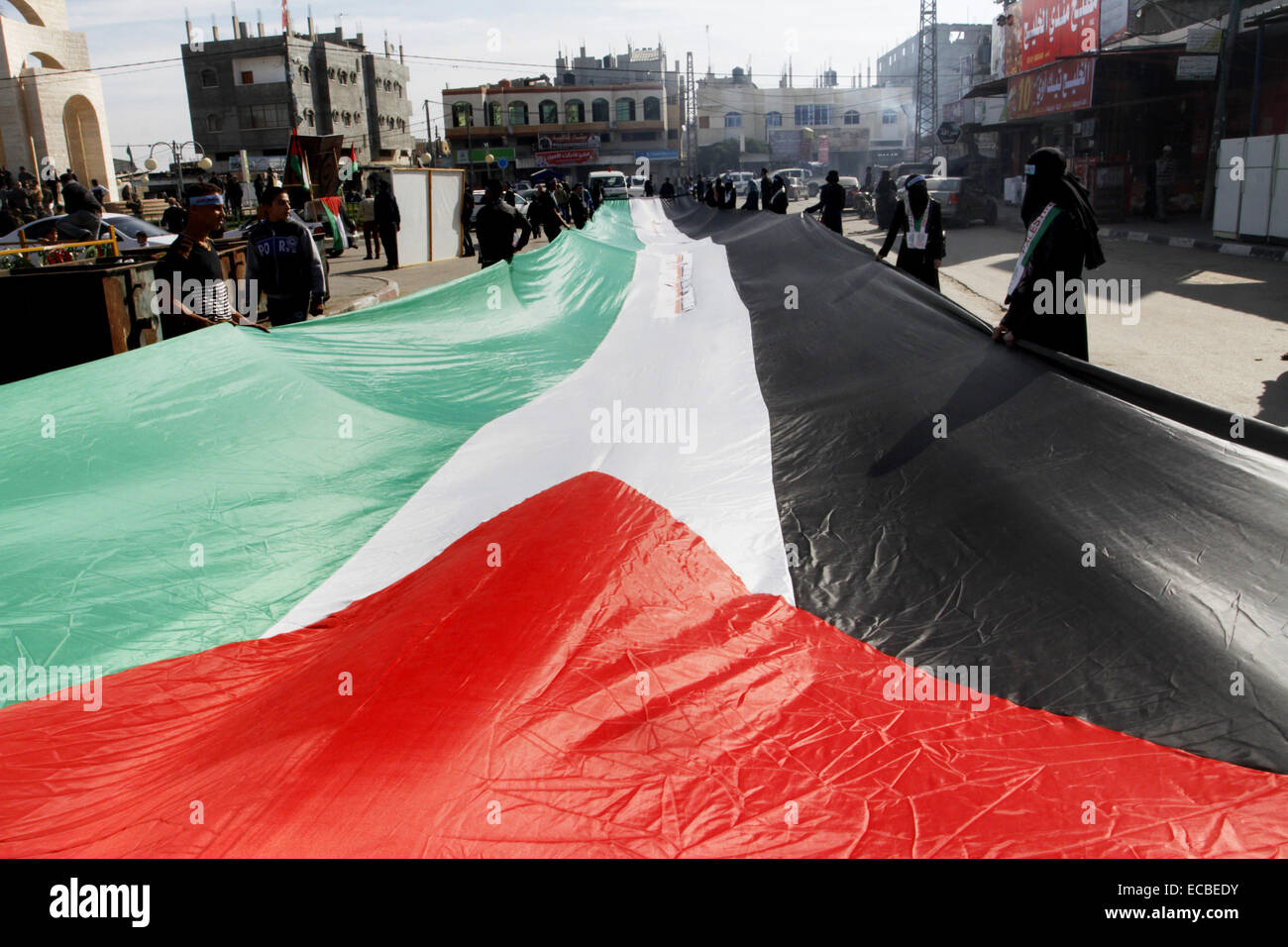 Rafah, Gaza Strip, Palestinian Territory. 11th Dec, 2014. Palestinians ...