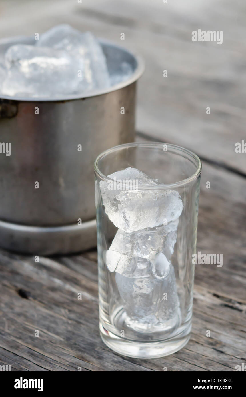 Ice cold glass hi-res stock photography and images - Alamy