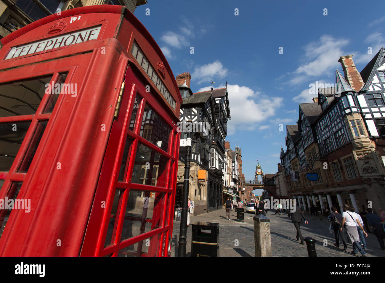 Red phone box for visitors to england to see hi-res stock photography ...