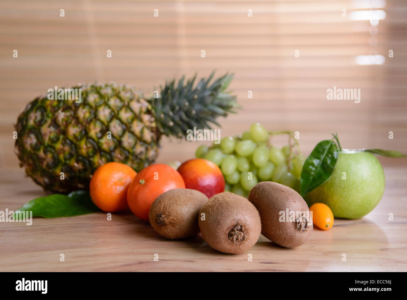 Apple arrangement hi-res stock photography and images - Alamy