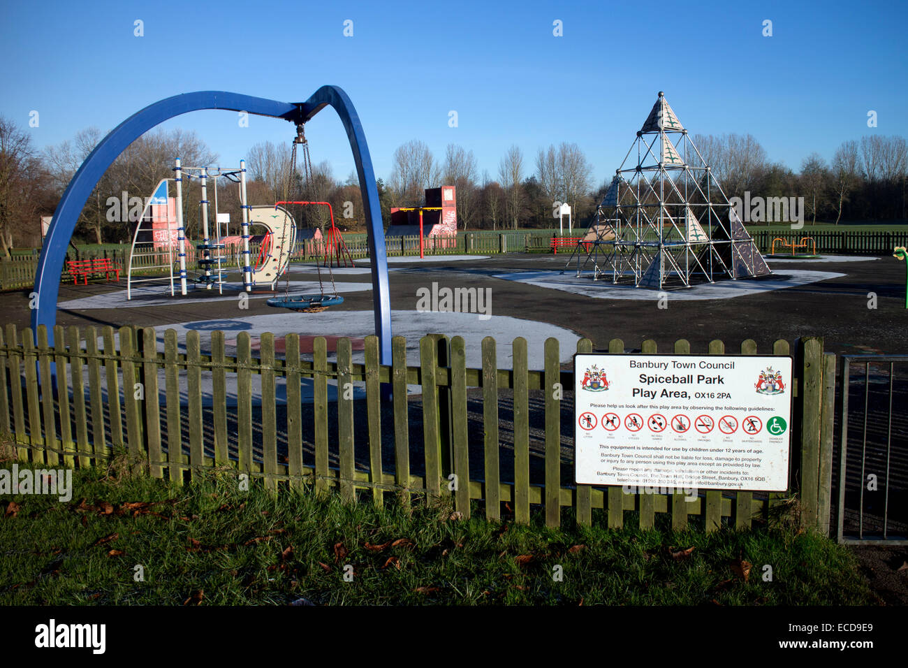 Children`s play equipment, Spiceball Park, Banbury, Oxfordshire ...