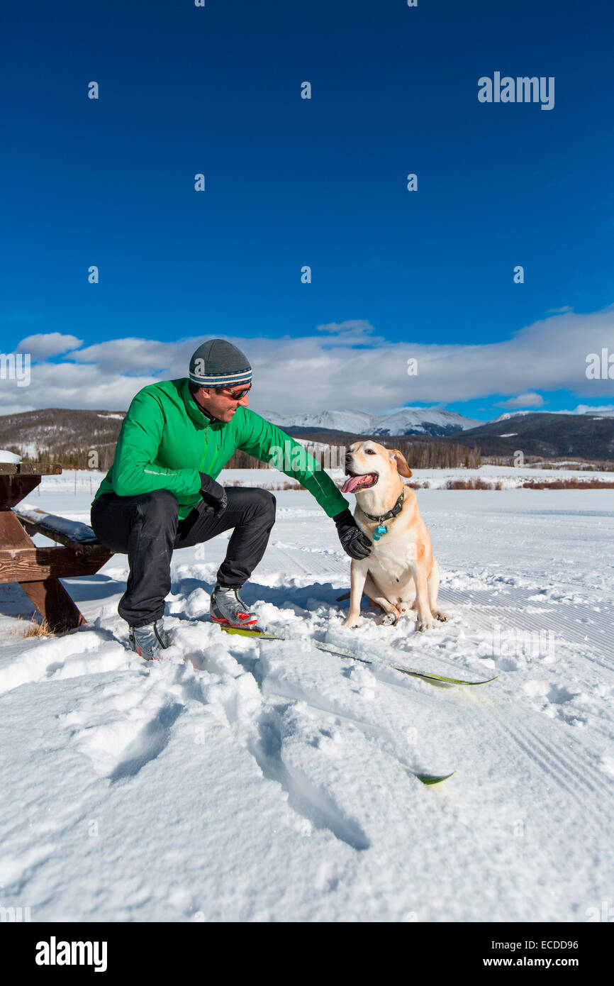 Sitting cross country skiing hi-res stock photography and images - Alamy